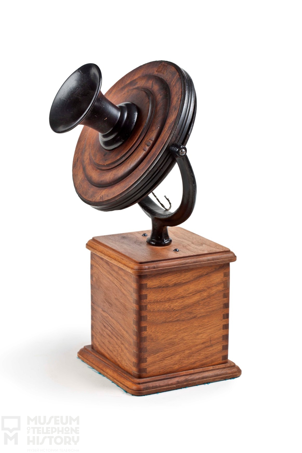 Acoustic Telephone Device